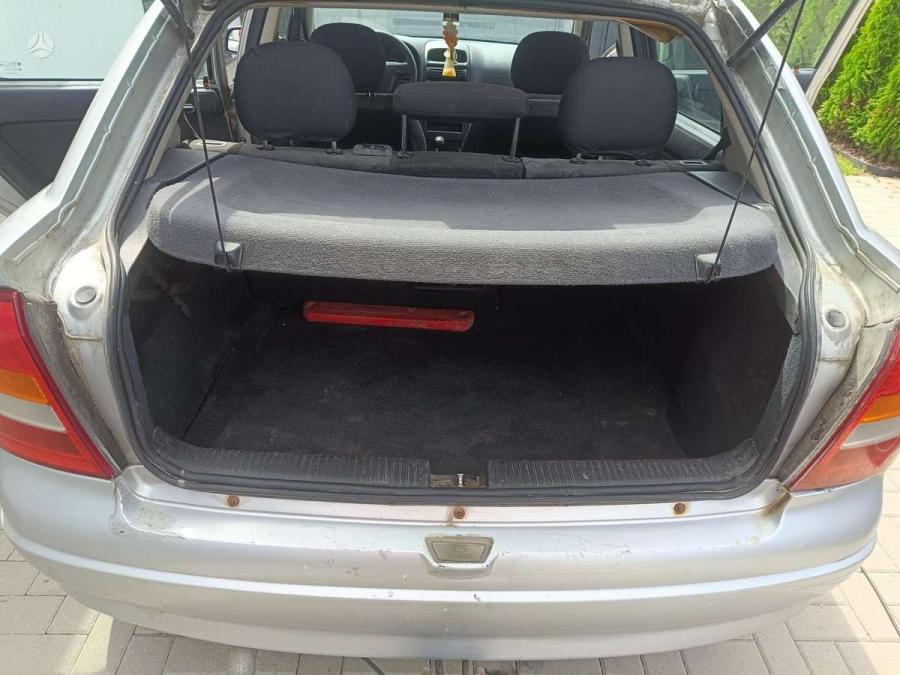 Pelēks Opel Astra 2001 Kauņa, ar dzinēja tilpumu 1.69 L un nobraukumu 315 tūkst. km par 800 €, foto 8 vietnē AUTOMOTO.COM.LV