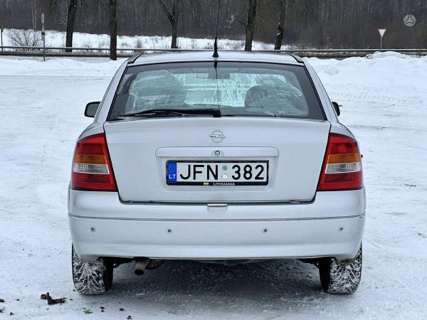 Grey Opel Astra 2002 in Vilnius, with an engine capacity of 0.00 L and mileage of 240 thousand km for 899 €, photo 4 on AUTOMOTO.COM.LV