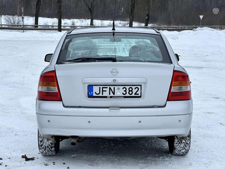 Grey Opel Astra 2002 in Vilnius, with an engine capacity of 0.00 L and mileage of 240 thousand km for 899 €, photo 4 on AUTOMOTO.COM.LV