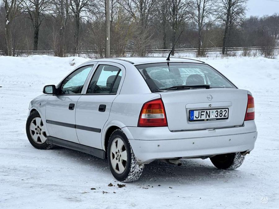 Grey Opel Astra 2002 in Vilnius, with an engine capacity of 0.00 L and mileage of 240 thousand km for 899 €, photo 5 on AUTOMOTO.COM.LV