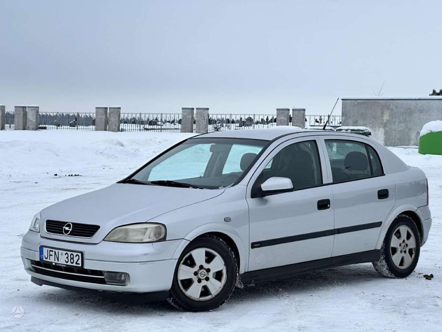 Grey Opel Astra 2002 in Vilnius, with an engine capacity of 0.00 L and mileage of 240 thousand km for 899 €, photo 7 on AUTOMOTO.COM.LV