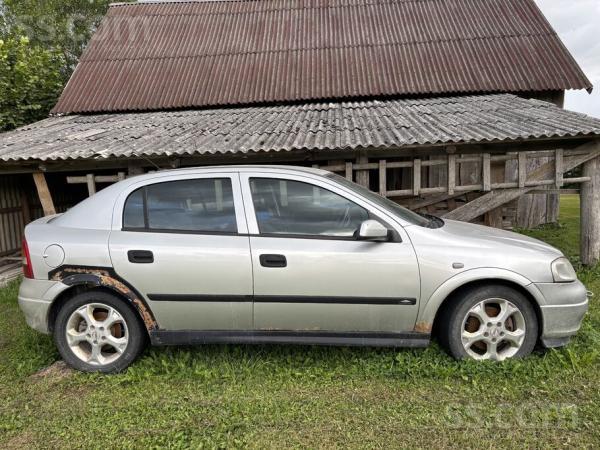 Grey Opel Astra 2002 in Saldus, with an engine capacity of 2.20 L and mileage of 357 thousand km for 450 €, photo 2 on AUTOMOTO.COM.LV