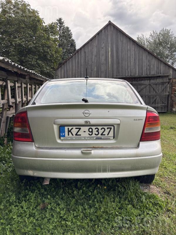 Grey Opel Astra 2002 in Saldus, with an engine capacity of 2.20 L and mileage of 357 thousand km for 450 €, photo 3 on AUTOMOTO.COM.LV