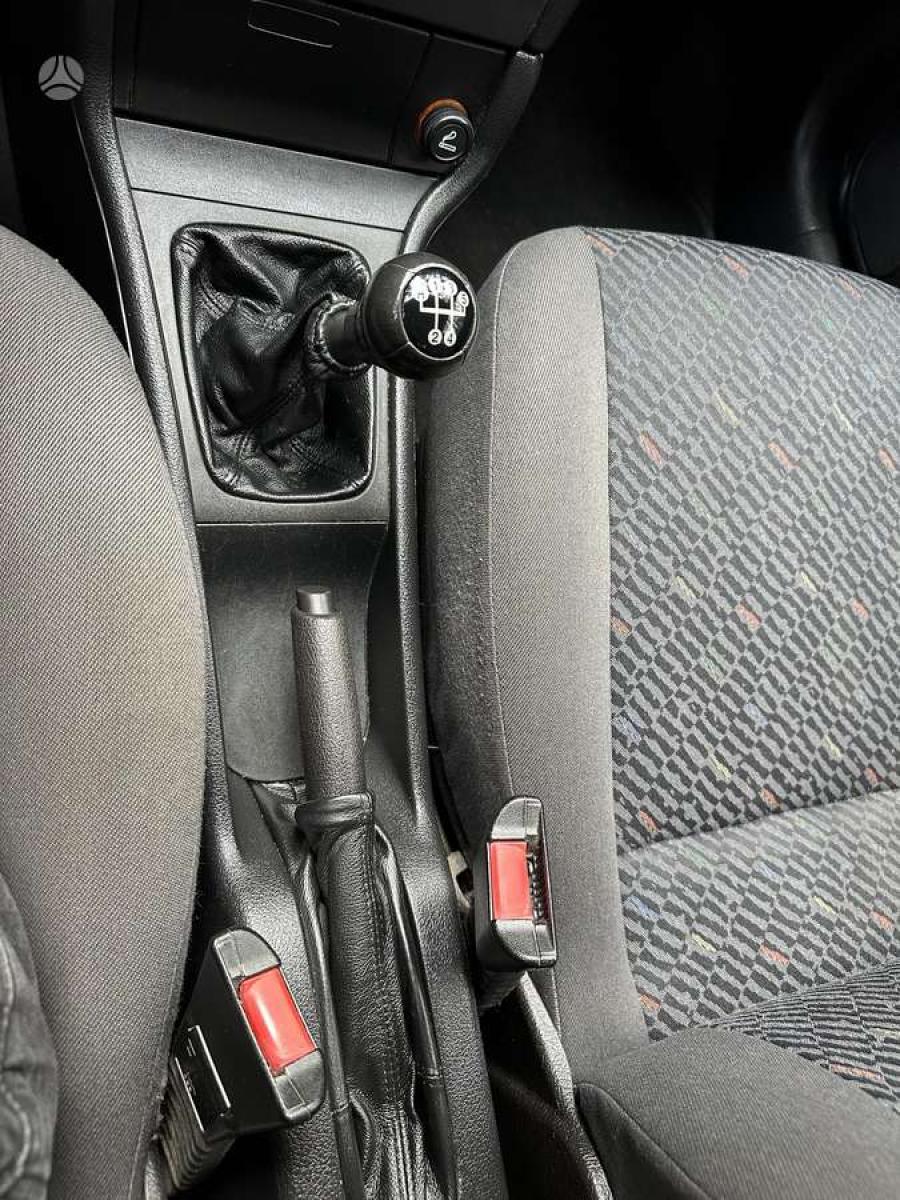 Pelēks Opel Astra 2002 Utena, ar dzinēja tilpumu 1.60 L un nobraukumu 103 tūkst. km par 850 €, foto 11 vietnē AUTOMOTO.COM.LV