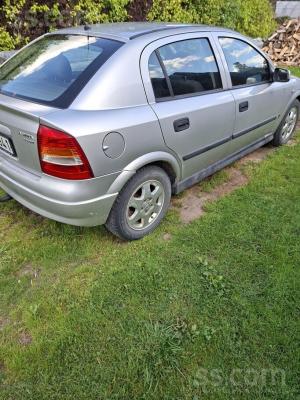 Pelēks Opel Astra 2002 Jēkabpils, ar dzinēja tilpumu 2.00 L un nobraukumu 258 tūkst. km par 600 €, foto 3 vietnē AUTOMOTO.COM.LV