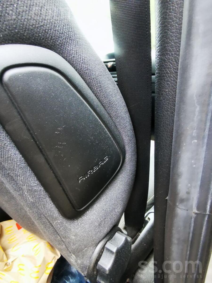 Pelēks Opel Astra 2002 Rīga, ar dzinēja tilpumu 1.60 L un nobraukumu 142 tūkst. km par 850 €, foto 13 vietnē AUTOMOTO.COM.LV