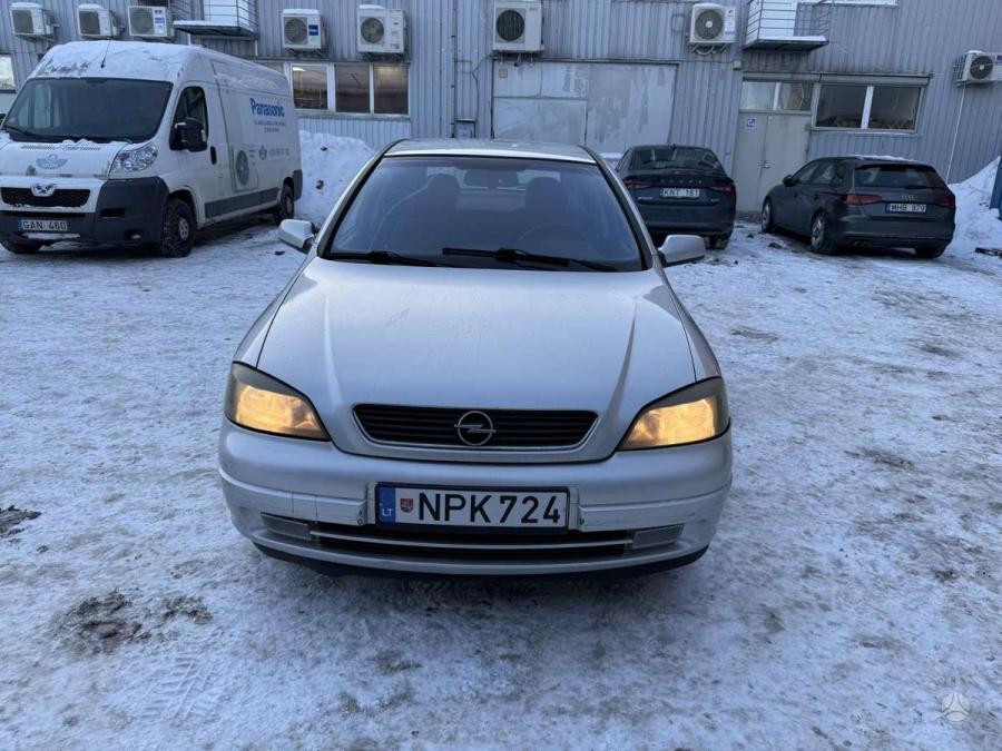 Grey Opel Astra 2003 in Klaipeda, with an engine capacity of 0.00 L and mileage of 229 thousand km for 850 €, photo 1 on AUTOMOTO.COM.LV