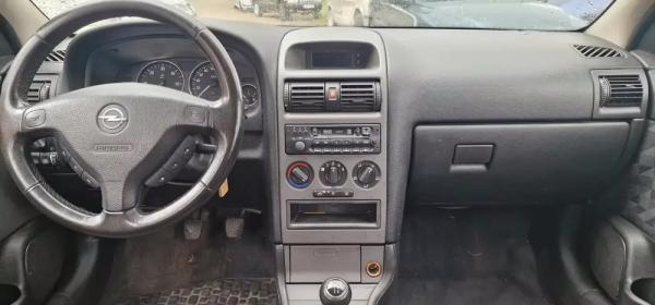 Grey Opel Astra 2003 in Valmiera, with an engine capacity of 1.70 L and mileage of 257 thousand km for 1000 €, photo 7 on AUTOMOTO.COM.LV