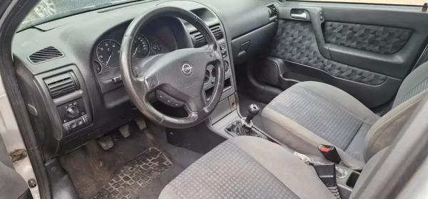Grey Opel Astra 2003 in Valmiera, with an engine capacity of 1.70 L and mileage of 257 thousand km for 1000 €, photo 8 on AUTOMOTO.COM.LV