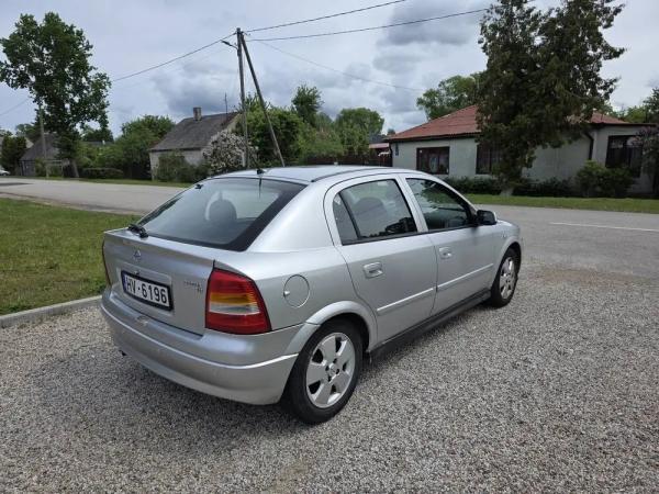Grey Opel Astra 2003 in Ventspils, with an engine capacity of 1.60 L and mileage of 180 thousand km for 990 €, photo 6 on AUTOMOTO.COM.LV