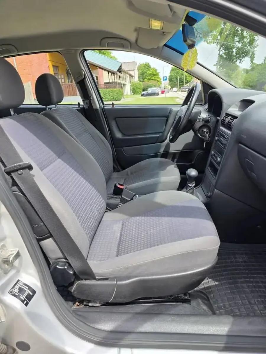 Pelēks Opel Astra 2003 Ventspils, ar dzinēja tilpumu 1.60 L un nobraukumu 180 tūkst. km par 990 €, foto 14 vietnē AUTOMOTO.COM.LV