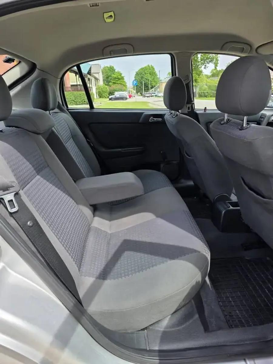 Pelēks Opel Astra 2003 Ventspils, ar dzinēja tilpumu 1.60 L un nobraukumu 180 tūkst. km par 990 €, foto 17 vietnē AUTOMOTO.COM.LV