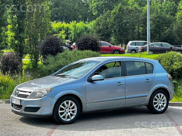 Pelēks Opel Astra 2004 Rīga, ar dzinēja tilpumu 1.70 L un nobraukumu 288 tūkst. km par 3450 €, foto 3 vietnē AUTOMOTO.COM.LV