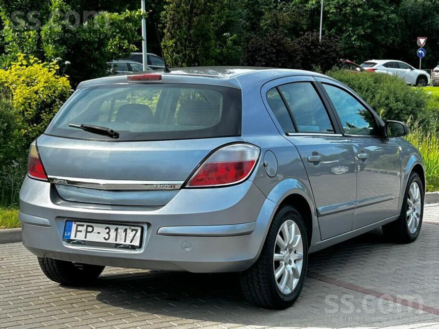 Pelēks Opel Astra 2004 Rīga, ar dzinēja tilpumu 1.70 L un nobraukumu 288 tūkst. km par 3450 €, foto 12 vietnē AUTOMOTO.COM.LV