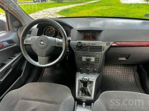 Pelēks Opel Astra 2004 Rīga, ar dzinēja tilpumu 1.70 L un nobraukumu 288 tūkst. km par 3450 €, foto 14 vietnē AUTOMOTO.COM.LV