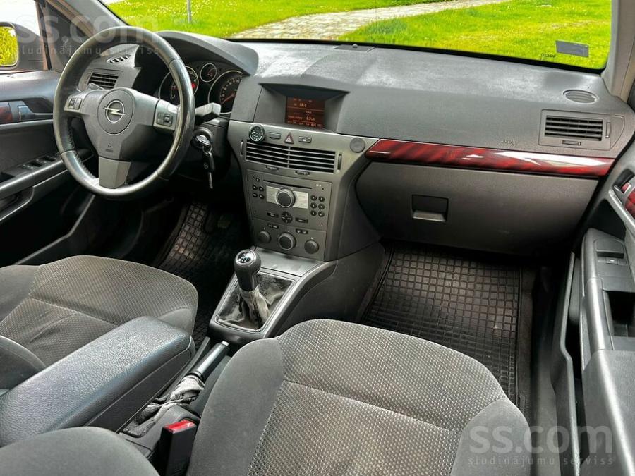 Pelēks Opel Astra 2004 Rīga, ar dzinēja tilpumu 1.70 L un nobraukumu 288 tūkst. km par 3450 €, foto 17 vietnē AUTOMOTO.COM.LV