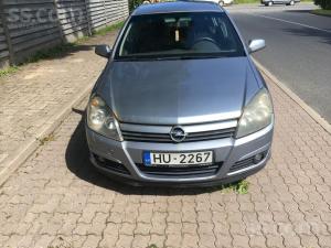 Grey Opel Astra 2004 in Dobele, with an engine capacity of 1.70 L and mileage of 289 thousand km for 500 €, photo 2 on AUTOMOTO.COM.LV