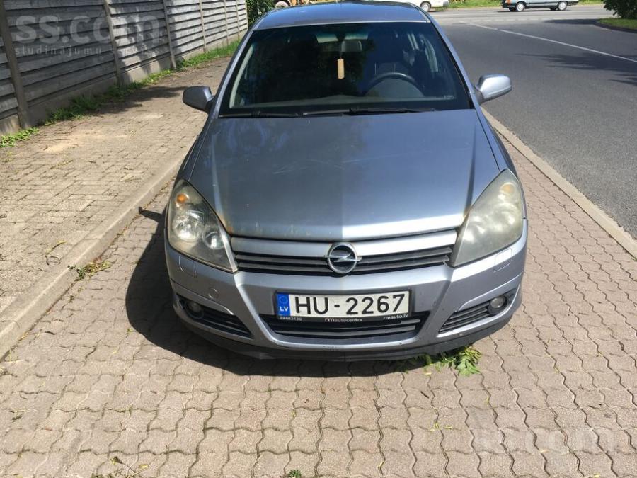 Grey Opel Astra 2004 in Dobele, with an engine capacity of 1.70 L and mileage of 289 thousand km for 500 €, photo 2 on AUTOMOTO.COM.LV