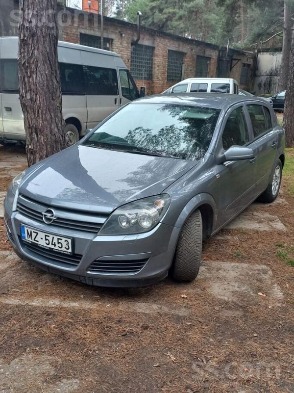 Grey Opel Astra 2004 in Jurmala, with an engine capacity of 1.40 L and mileage of 166 thousand km for 2100 €, photo 2 on AUTOMOTO.COM.LV