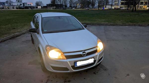 Grey Opel Astra 2004 in Vilnius, with an engine capacity of 1.80 L and mileage of 195 thousand km for 2150 €, photo 2 on AUTOMOTO.COM.LV