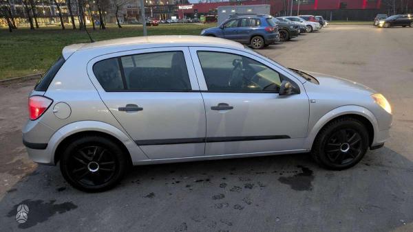 Grey Opel Astra 2004 in Vilnius, with an engine capacity of 1.80 L and mileage of 195 thousand km for 2150 €, photo 5 on AUTOMOTO.COM.LV