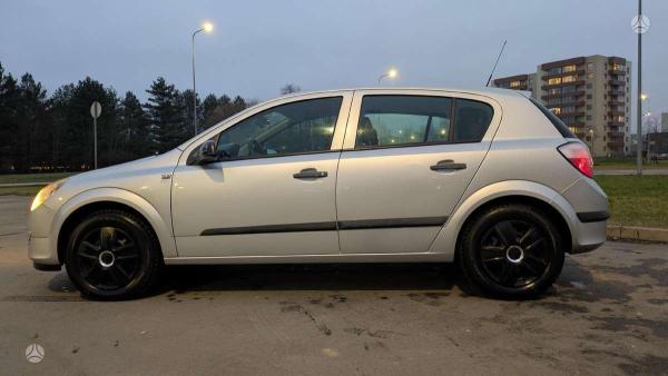 Grey Opel Astra 2004 in Vilnius, with an engine capacity of 1.80 L and mileage of 195 thousand km for 2150 €, photo 6 on AUTOMOTO.COM.LV