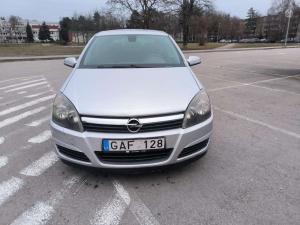 Grey Opel Astra 2004 in Kaunas, with an engine capacity of 1.69 L and mileage of 230 thousand km for 500 €, photo 2 on AUTOMOTO.COM.LV