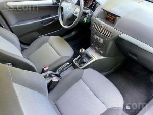 Pelēks Opel Astra 2004 Rīga, ar dzinēja tilpumu 1.70 L un nobraukumu 275 tūkst. km par 2200 €, foto 14 vietnē AUTOMOTO.COM.LV