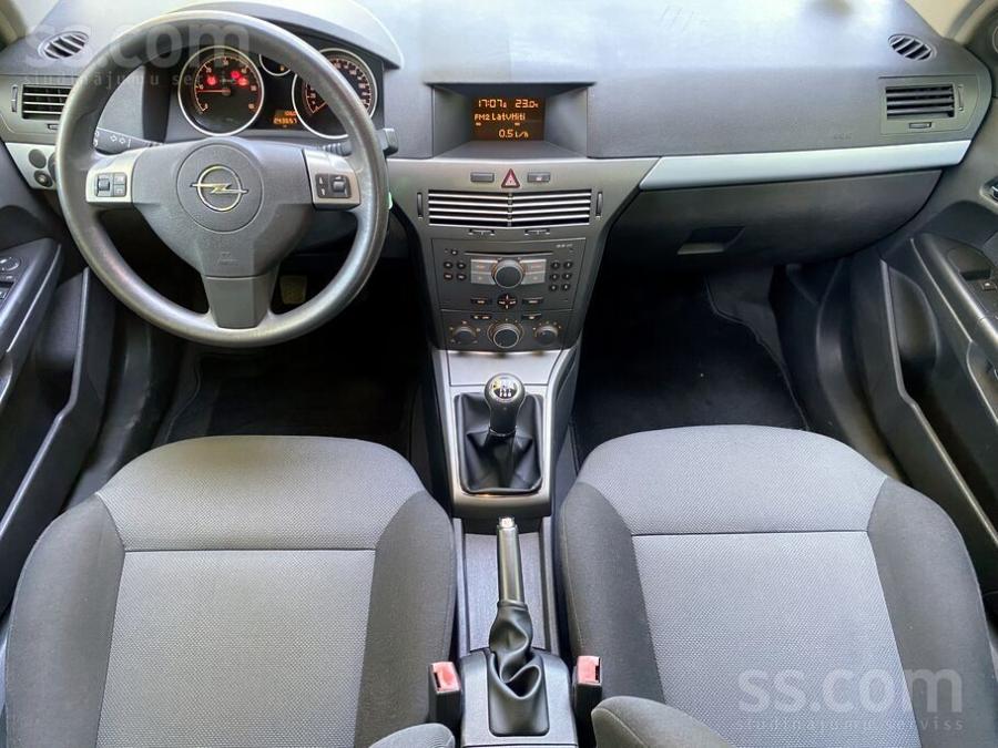 Pelēks Opel Astra 2004 Rīga, ar dzinēja tilpumu 1.70 L un nobraukumu 275 tūkst. km par 2200 €, foto 16 vietnē AUTOMOTO.COM.LV
