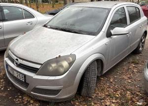 Grey Opel Astra 2004 in Vilnius, with an engine capacity of 1.60 L and mileage of 223 thousand km for 1400 €, photo  on AUTOMOTO.COM.LV