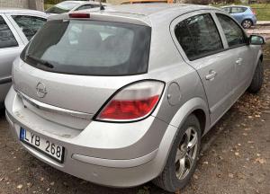 Pelēks Opel Astra 2004 Viļņa, ar dzinēja tilpumu 1.60 L un nobraukumu 223 tūkst. km par 1400 €, foto 3 vietnē AUTOMOTO.COM.LV