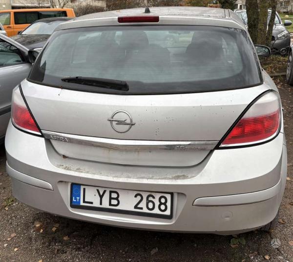 Pelēks Opel Astra 2004 Viļņa, ar dzinēja tilpumu 1.60 L un nobraukumu 223 tūkst. km par 1400 €, foto 4 vietnē AUTOMOTO.COM.LV