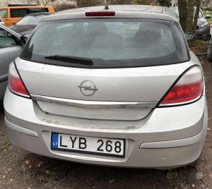 Pelēks Opel Astra 2004 Viļņa, ar dzinēja tilpumu 1.60 L un nobraukumu 223 tūkst. km par 1400 €, foto 4 vietnē AUTOMOTO.COM.LV