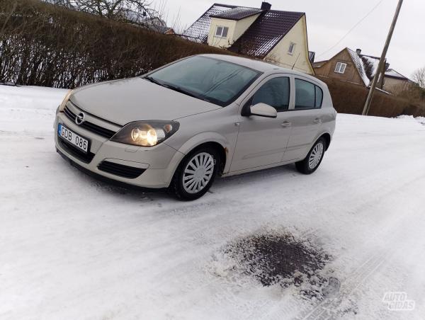 Grey Opel Astra 2004 in Vilnius, with an engine capacity of 1.70 L and mileage of 270 thousand km for 850 €, photo 1 on AUTOMOTO.COM.LV
