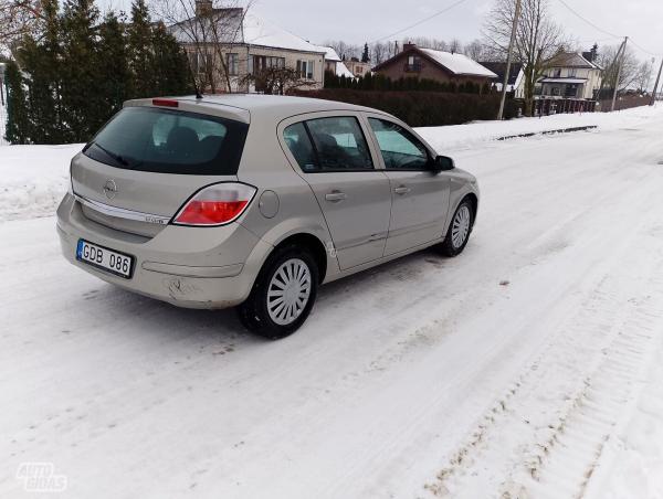 Grey Opel Astra 2004 in Vilnius, with an engine capacity of 1.70 L and mileage of 270 thousand km for 850 €, photo 5 on AUTOMOTO.COM.LV