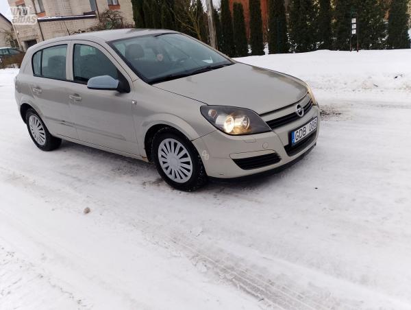 Grey Opel Astra 2004 in Vilnius, with an engine capacity of 1.70 L and mileage of 270 thousand km for 850 €, photo 6 on AUTOMOTO.COM.LV