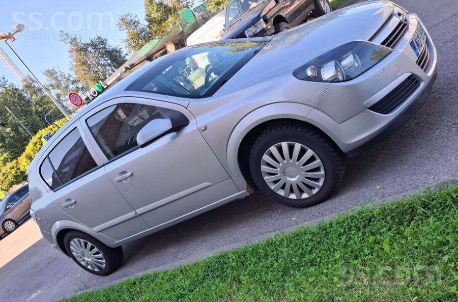 Pelēks Opel Astra 2004 Jēkabpils, ar dzinēja tilpumu 1.60 L un nobraukumu 158 tūkst. km par 1000 €, foto 2 vietnē AUTOMOTO.COM.LV