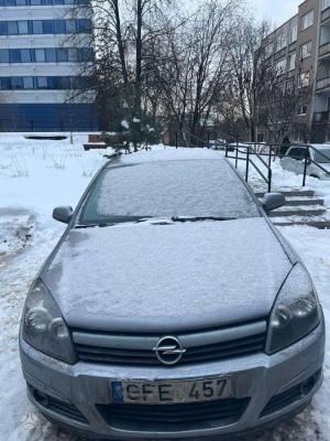 Grey Opel Astra 2004 in Vilnius, with an engine capacity of 1.36 L and mileage of 200 thousand km for 1100 €, photo  on AUTOMOTO.COM.LV