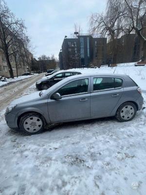 Grey Opel Astra 2004 in Vilnius, with an engine capacity of 1.36 L and mileage of 200 thousand km for 1100 €, photo 2 on AUTOMOTO.COM.LV