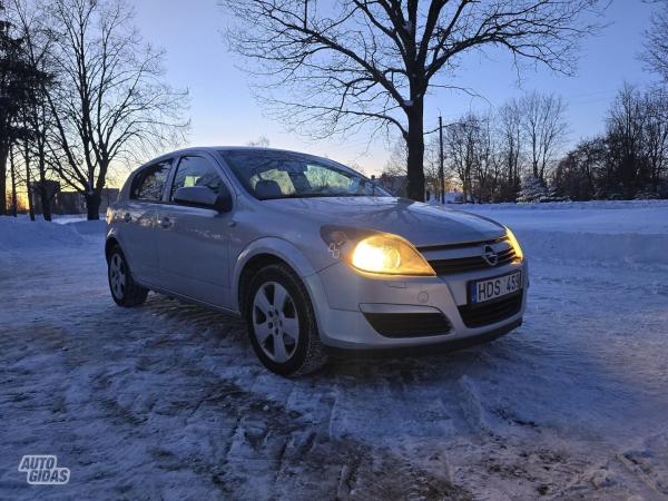 Grey Opel Astra 2004 in Radviliskis, with an engine capacity of 1.70 L and mileage of 332 thousand km for 999 €, photo 5 on AUTOMOTO.COM.LV