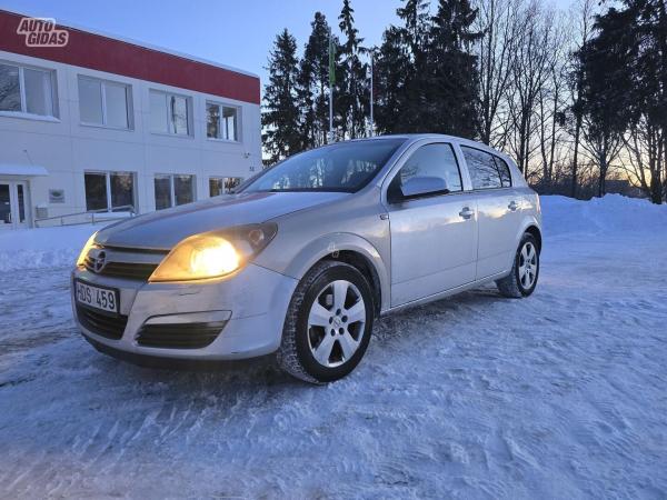 Grey Opel Astra 2004 in Radviliskis, with an engine capacity of 1.70 L and mileage of 332 thousand km for 999 €, photo 6 on AUTOMOTO.COM.LV
