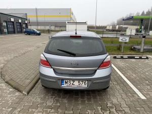 Grey Opel Astra 2004 in Vilnius, with an engine capacity of 1.80 L and mileage of 200 thousand km for 800 €, photo 3 on AUTOMOTO.COM.LV