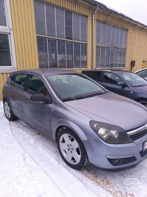 Pelēks Opel Astra 2004 Viļņa, ar dzinēja tilpumu 1.90 L un nobraukumu 382 tūkst. km par 1150 €, foto  vietnē AUTOMOTO.COM.LV