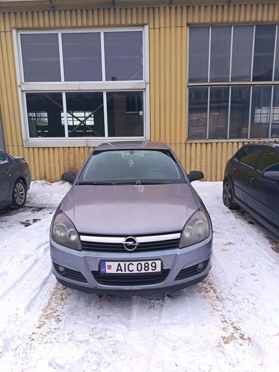 Pelēks Opel Astra 2004 Viļņa, ar dzinēja tilpumu 1.90 L un nobraukumu 382 tūkst. km par 1150 €, foto 2 vietnē AUTOMOTO.COM.LV