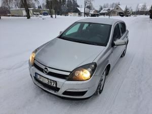 Grey Opel Astra 2004 in Kaunas, with an engine capacity of 1.70 L and mileage of 333 thousand km for 999 €, photo 11 on AUTOMOTO.COM.LV