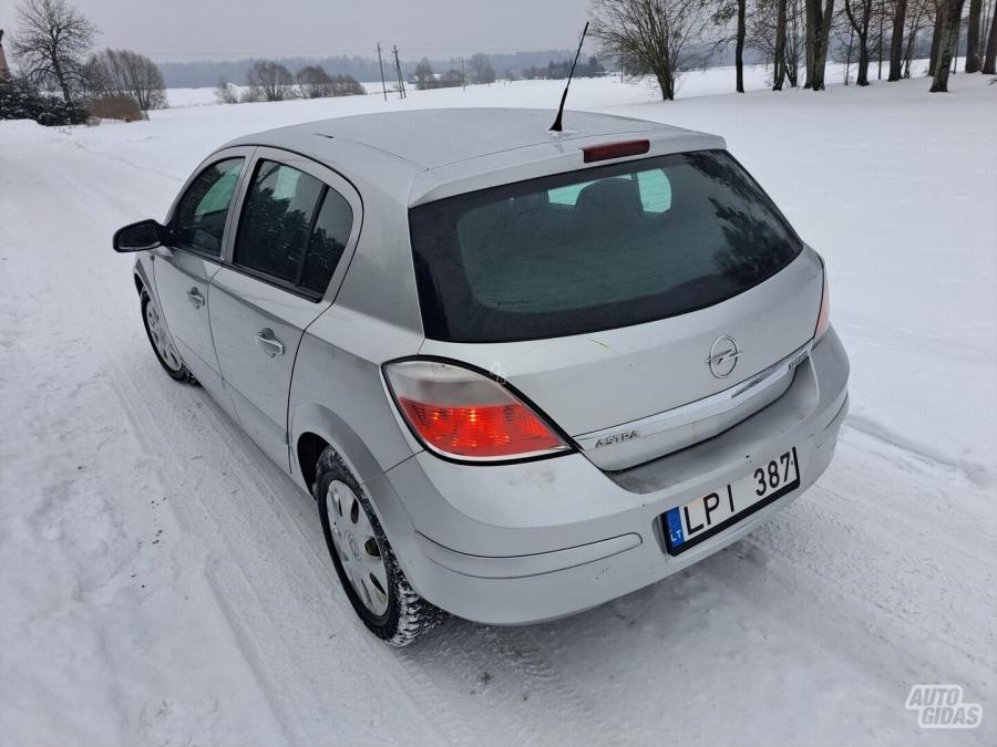 Grey Opel Astra 2004 in Kaunas, with an engine capacity of 1.70 L and mileage of 333 thousand km for 999 €, photo 12 on AUTOMOTO.COM.LV