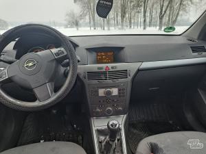 Grey Opel Astra 2004 in Kaunas, with an engine capacity of 1.70 L and mileage of 333 thousand km for 999 €, photo 15 on AUTOMOTO.COM.LV