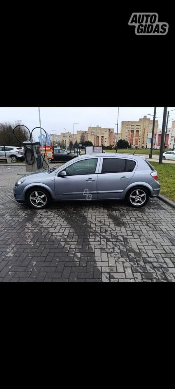 Pelēks Opel Astra 2004 Kauņa, ar dzinēja tilpumu 1.90 L un nobraukumu 437 tūkst. km par 1300 €, foto 4 vietnē AUTOMOTO.COM.LV