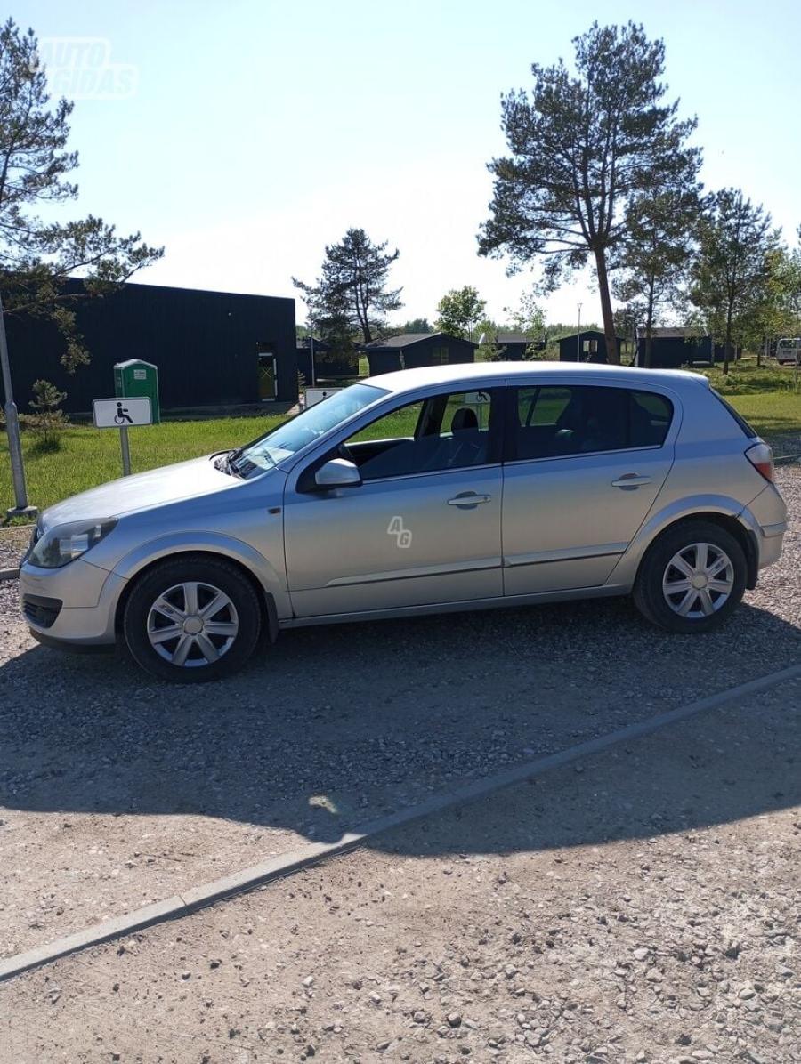 Pelēks Opel Astra 2004 Klaipėda, ar dzinēja tilpumu 1.70 L un nobraukumu 286 tūkst. km par 1250 €, foto 4 vietnē AUTOMOTO.COM.LV