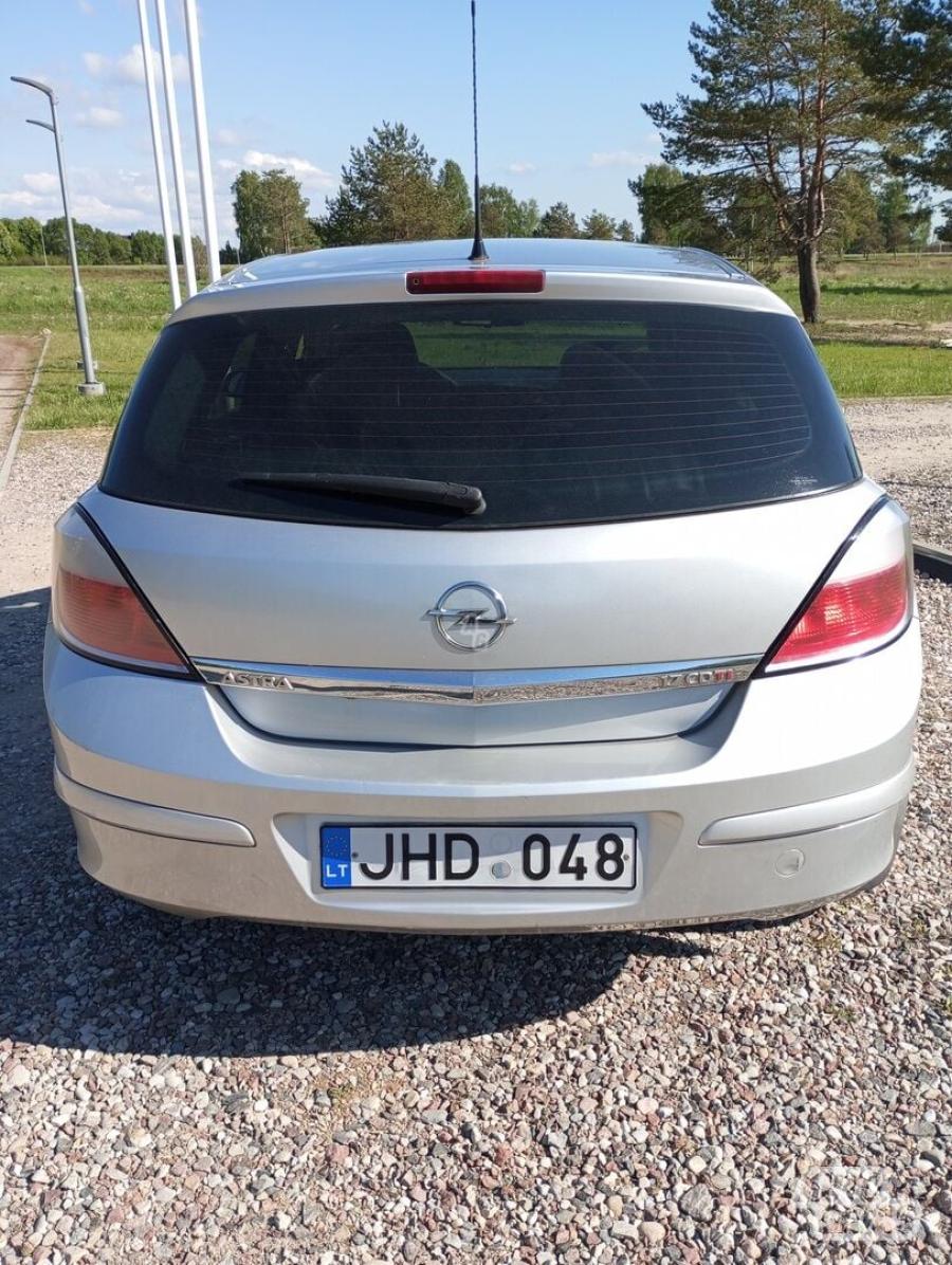 Pelēks Opel Astra 2004 Klaipėda, ar dzinēja tilpumu 1.70 L un nobraukumu 286 tūkst. km par 1250 €, foto 8 vietnē AUTOMOTO.COM.LV